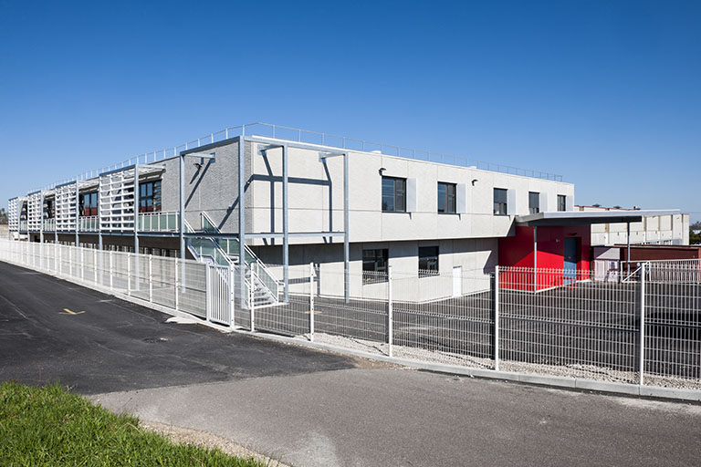 Usine d'horlogerie France-Ebauches, puis Technotime, actuellement usine ...